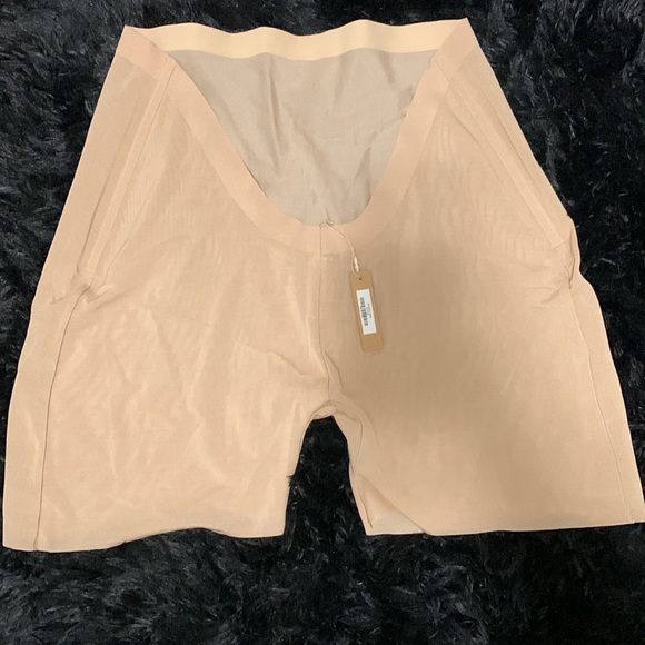 SKIMS | Intimates & Sleepwear | Skims Clay Low Back Sculpt Sheer Short ...